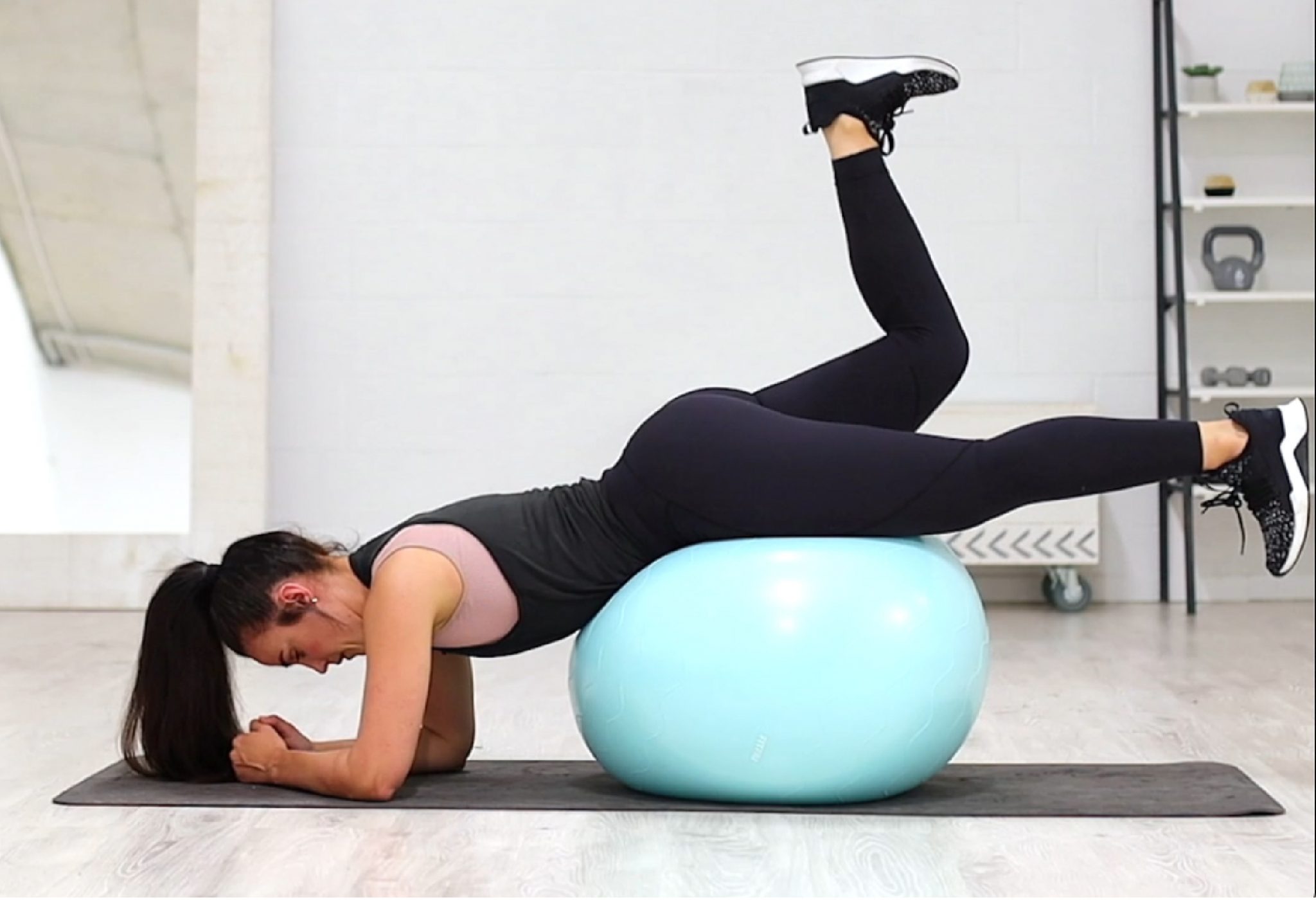5 ejercicios con FITBALL by Patry Jordan y FITFIU