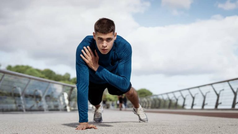 5 Ejercicios útiles Para Trabajar La Flexión De Hombro Blog Fitfiu Fitness